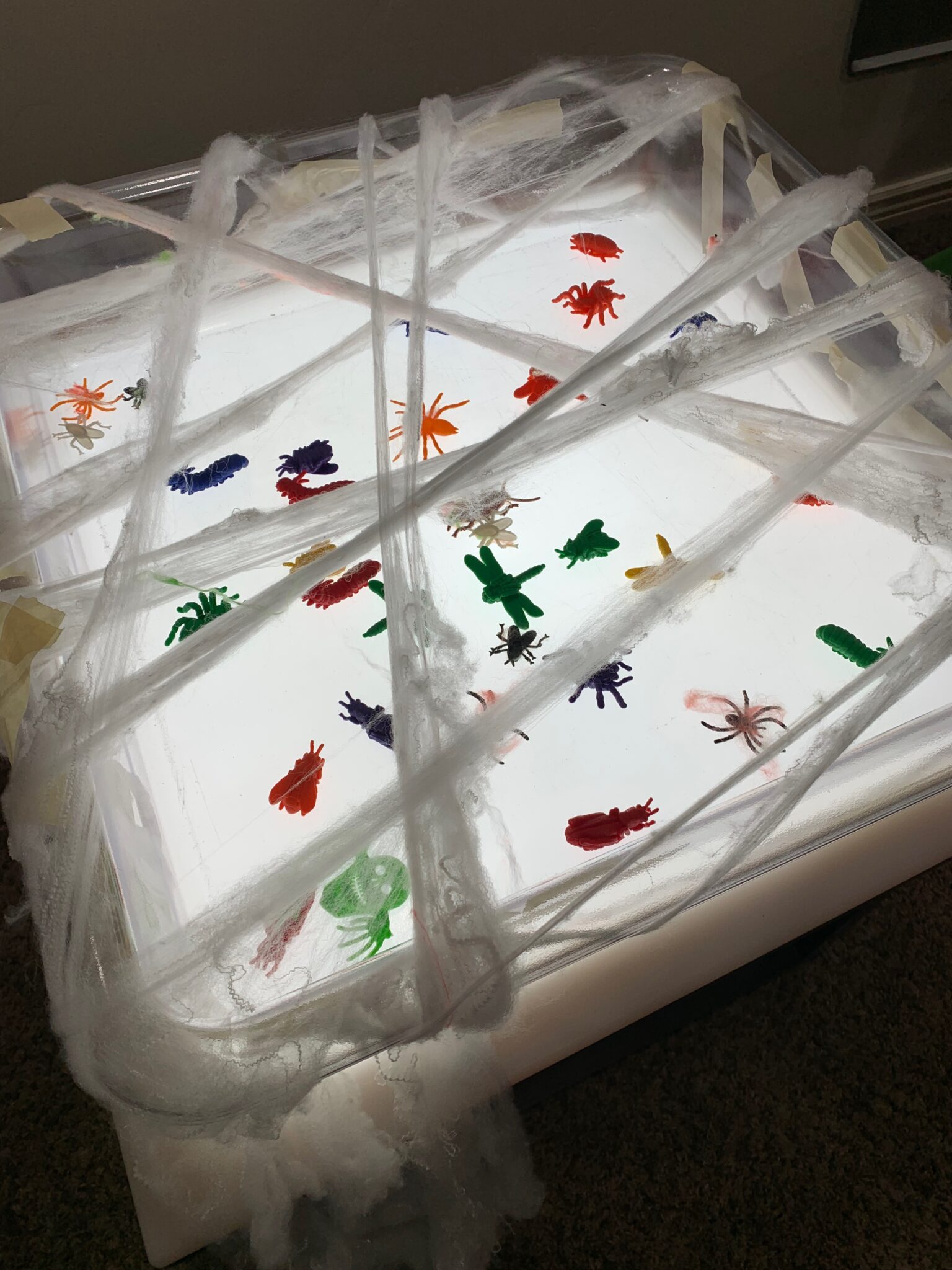 10 Entertaining Activities for Your Preschool Light Table – Xiao Panda ...